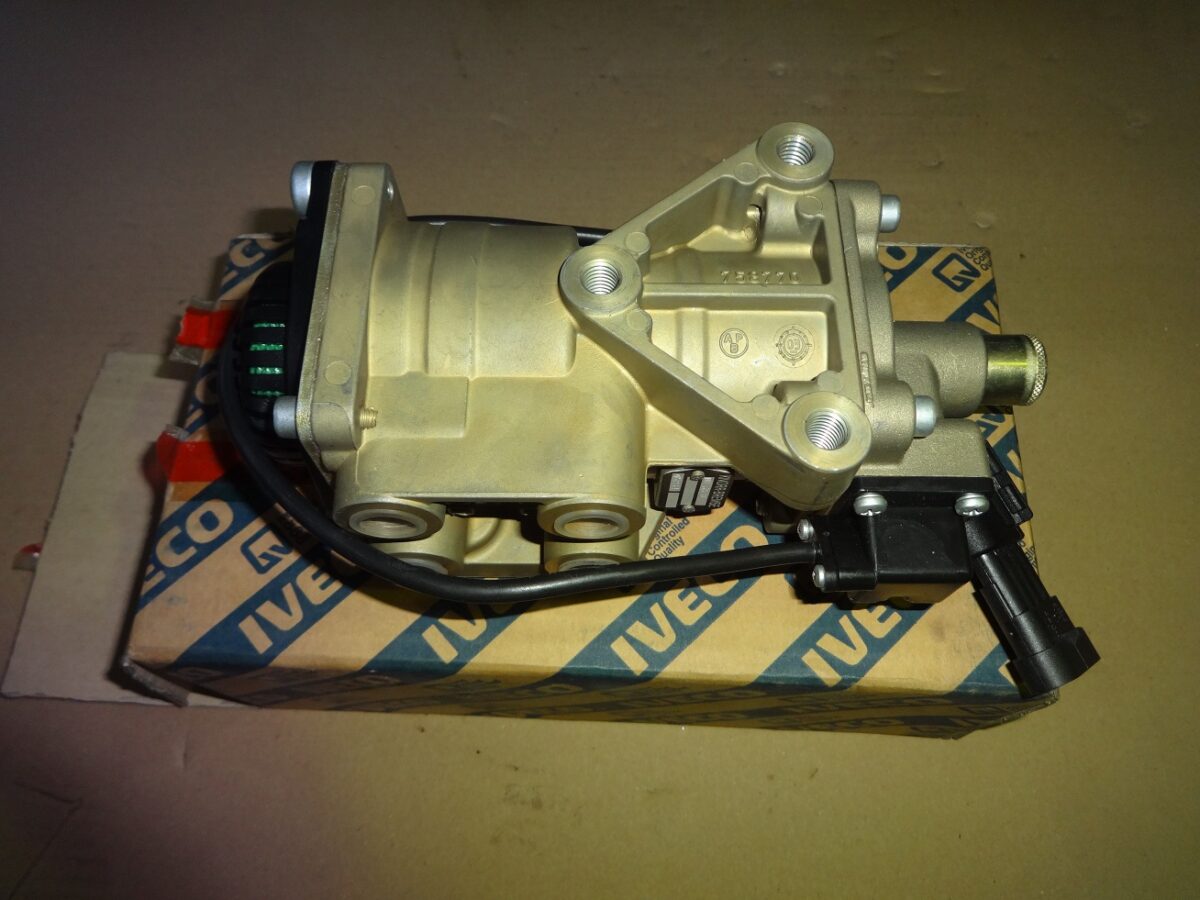 Distributore duplex Iveco 504052063 - Ricci Giorgio Ricambi Industriali