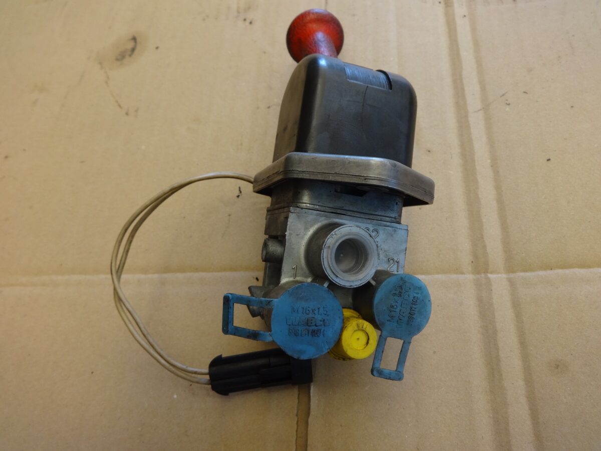 Valvola freno Wabco 9617230070 - Ricci Giorgio Ricambi Industriali