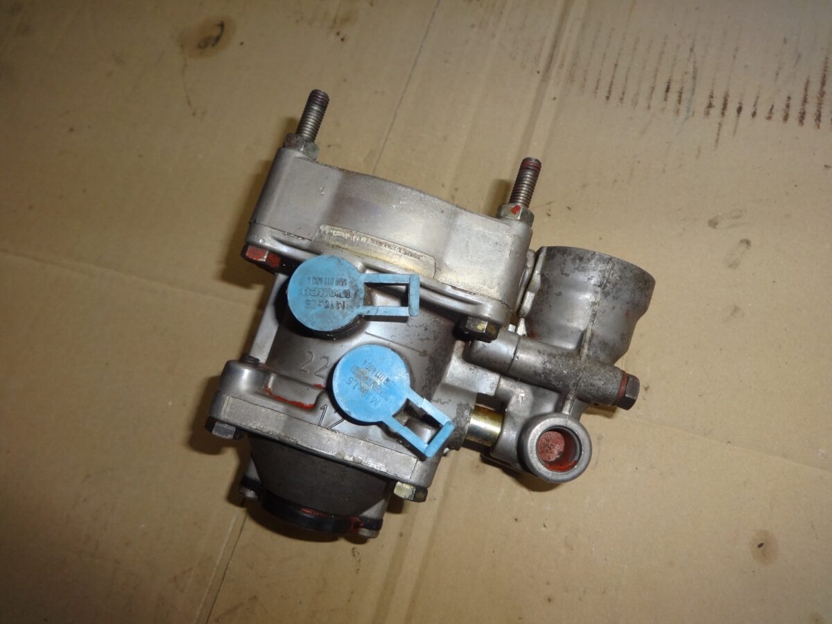 Valvola Wabco 9730025210 - Ricci Giorgio Ricambi Industriali