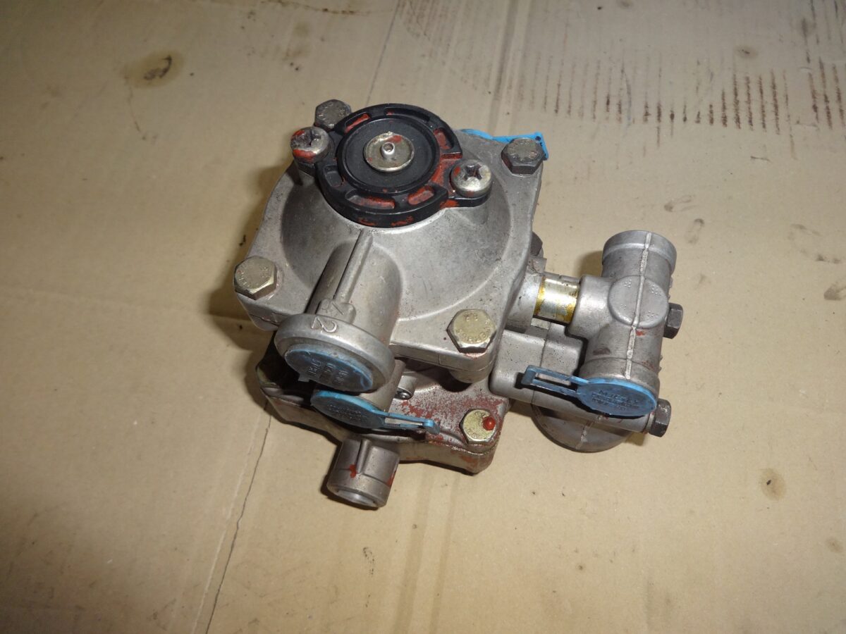 Valvola Wabco 9730025210 - Ricci Giorgio Ricambi Industriali