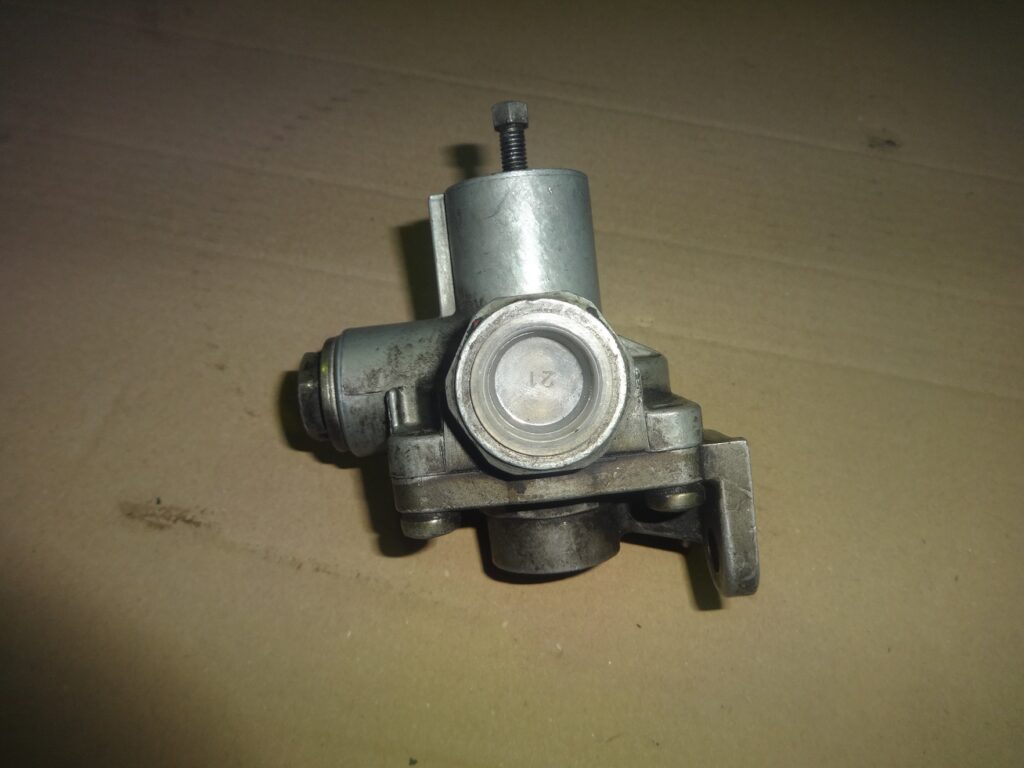 Valvola Wabco 9750010010 - Ricci Giorgio Ricambi Industriali