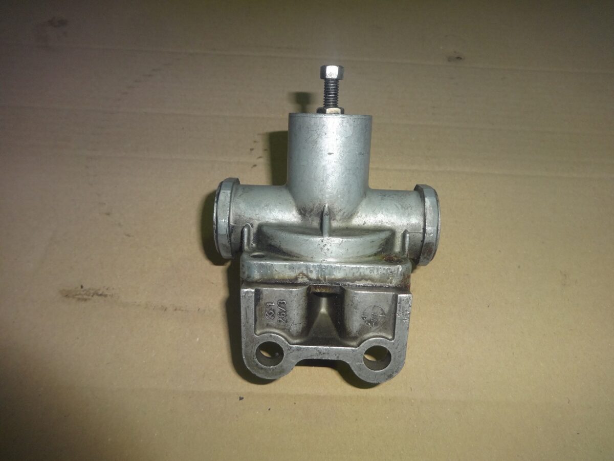 Valvola Wabco 9750010010 - Ricci Giorgio Ricambi Industriali