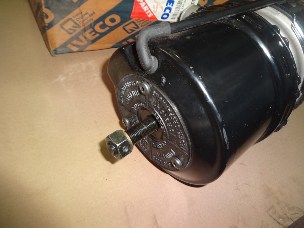 Cilindro freni Iveco 500389002 - Ricci Giorgio Ricambi Industriali