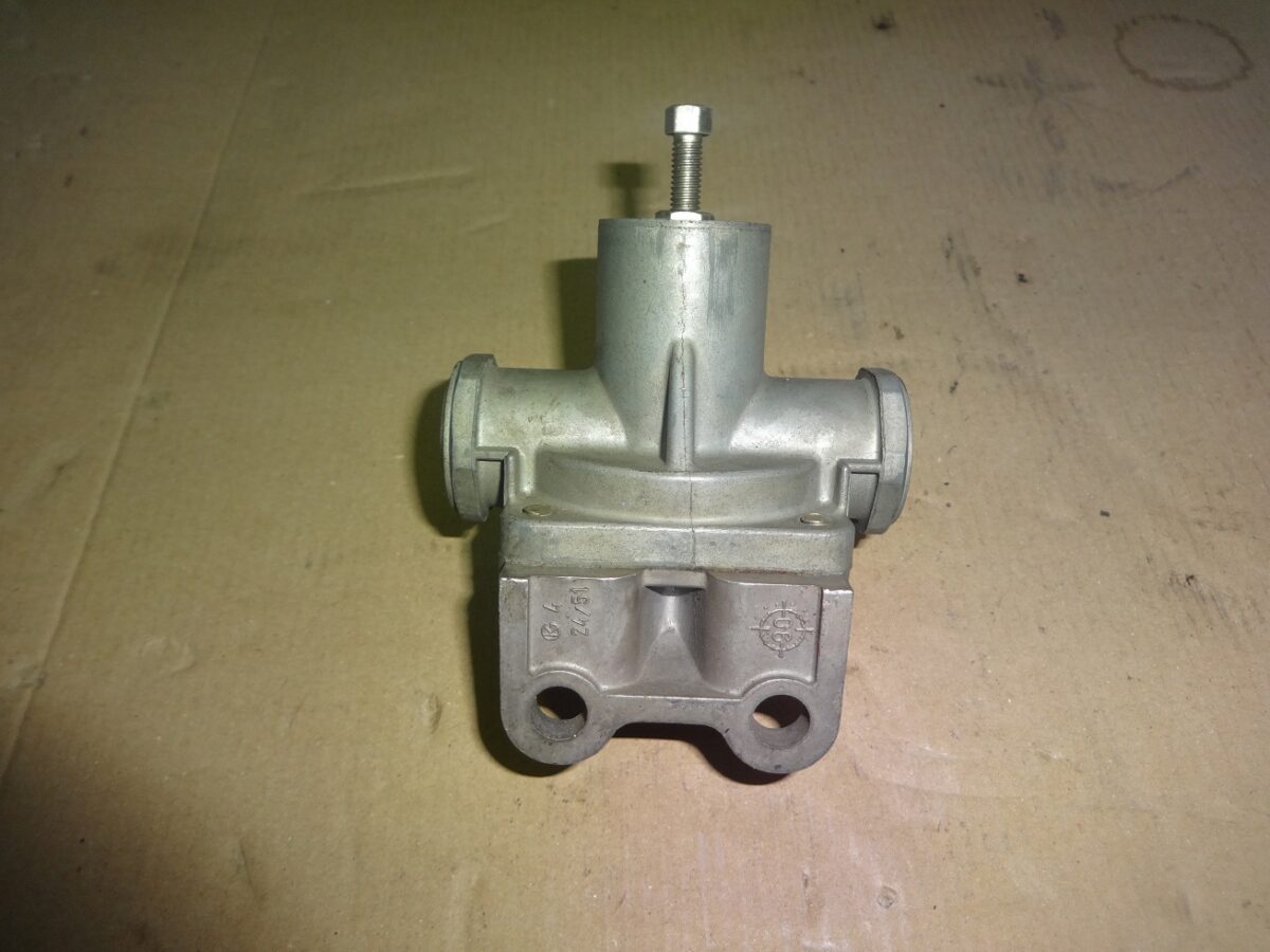 Valvola Wabco 9750010020 - Ricci Giorgio Ricambi Industriali